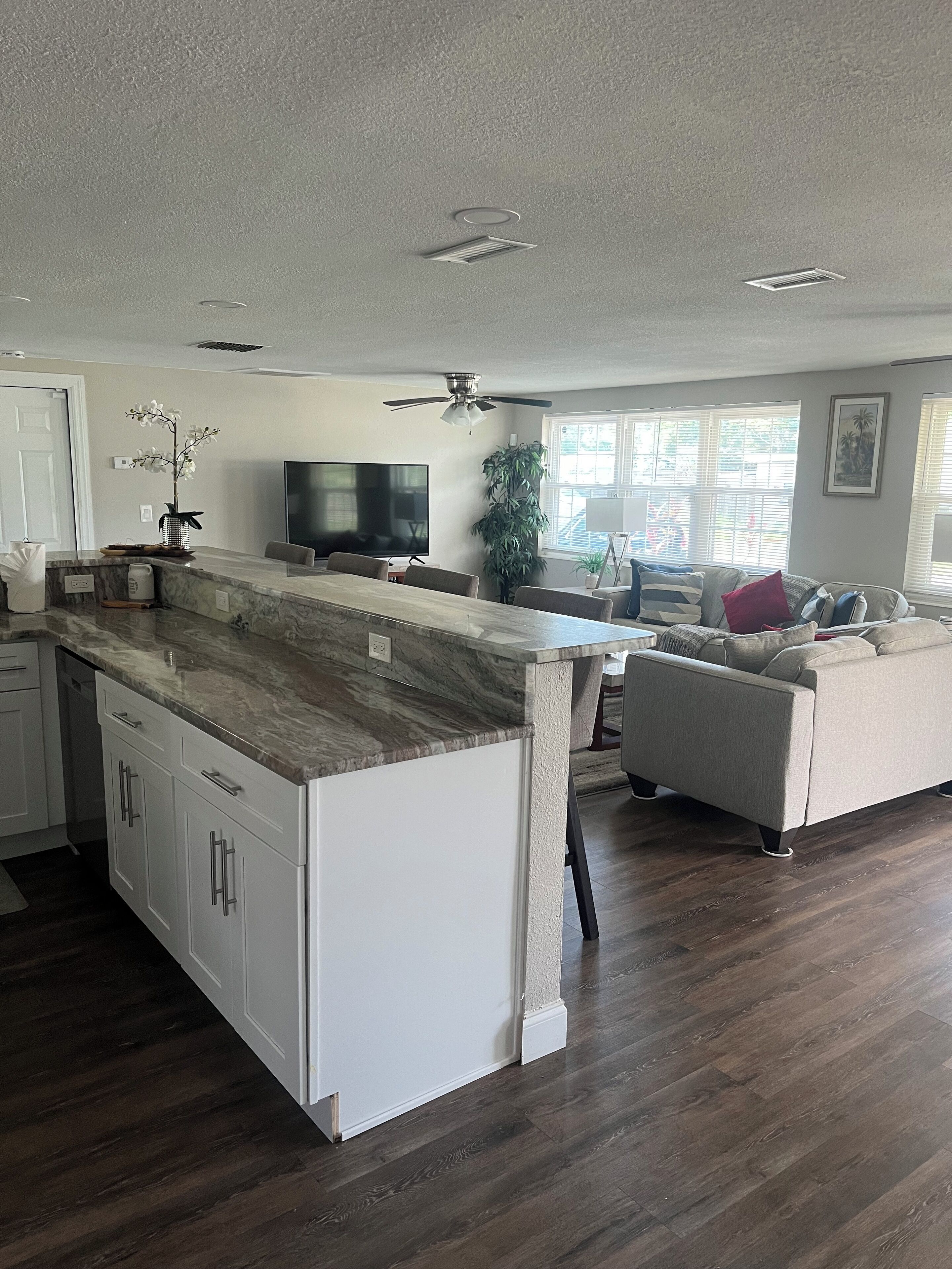 Holiday Retreat - Holiday, FL