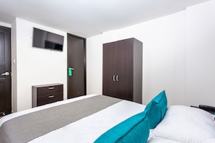 Quarto Duplo Standard | Roupa hipoalergénica, ferro/tábua de engomar, Wi-fi grátis