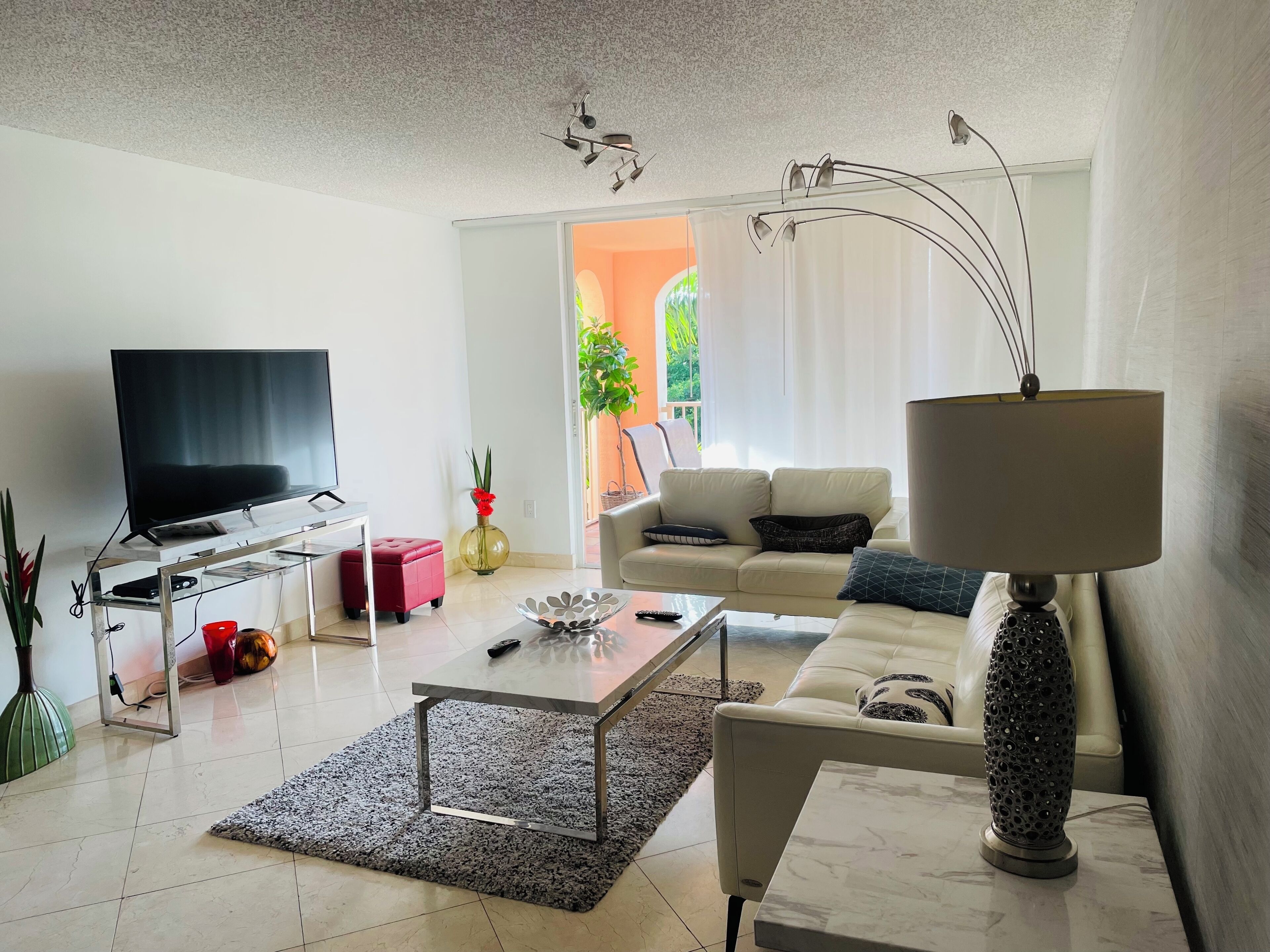 Resort Style 2 Bedroom 2 Bathroom - Tidal Cove Waterpark, Aventura