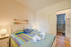 Apartamento família, vários quartos, ao lado da montanha (La Casa Accanto With Shared Pool) | 2 quartos, ferros/tábuas de passar roupa, Wi-Fi de cortesia