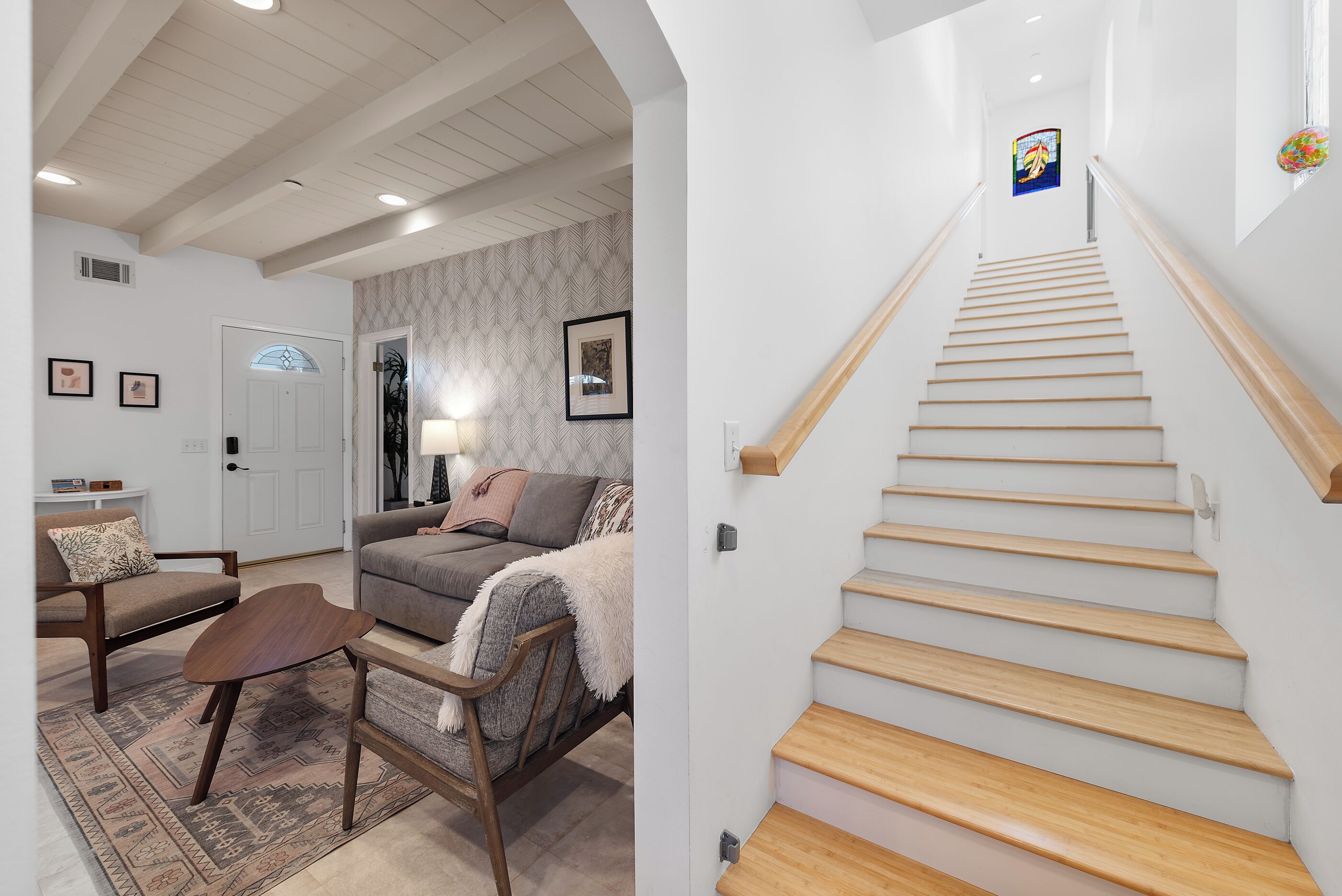 Luxury Beach House 99 Steps From Sand, Pet-friendly - Ventura, CA