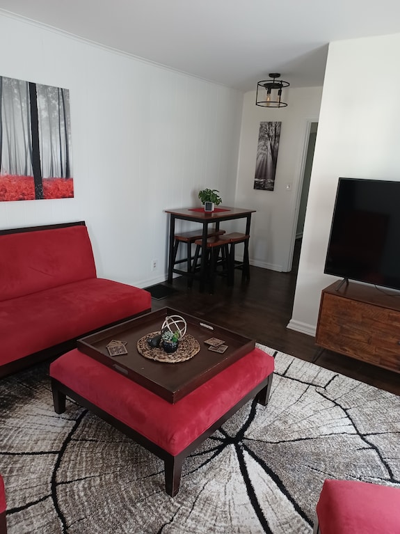 Tranquil Cozy Retreat - Centrally Located - Lafayette, IN