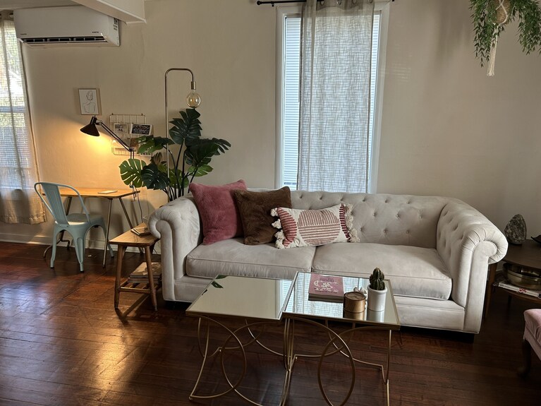 1 Bedroom Apartment, Queen Casper Mattress, Full Kitchen, Roku Tv, Washer/dryer With Parking. - 메드퍼드