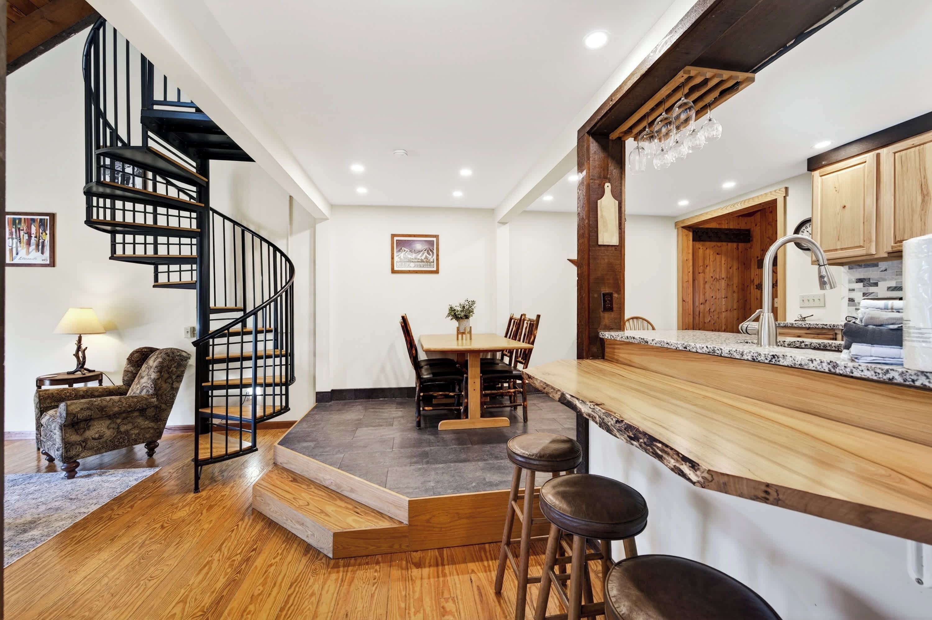 3-bed Family Townhouse With Scenic Views & Patio - Ellicottville, NY