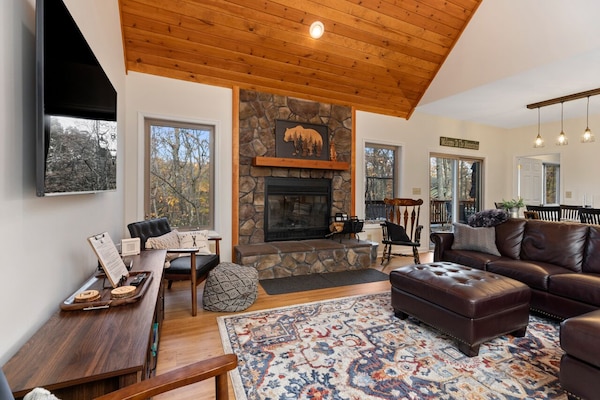 The Bear's Den At Wintergreen- 6 Bedroom - Waynesboro, VA
