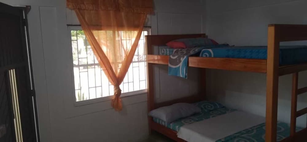 Habitación Triple Con Baño Y Cocina Privados - Necoclí