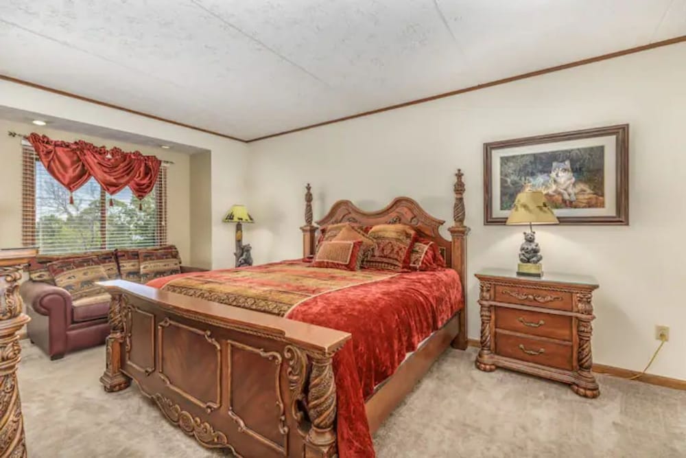Condo In The Smokies! 2 Miles To Gatlinburg 5 Beds - Gatlinburg, TN
