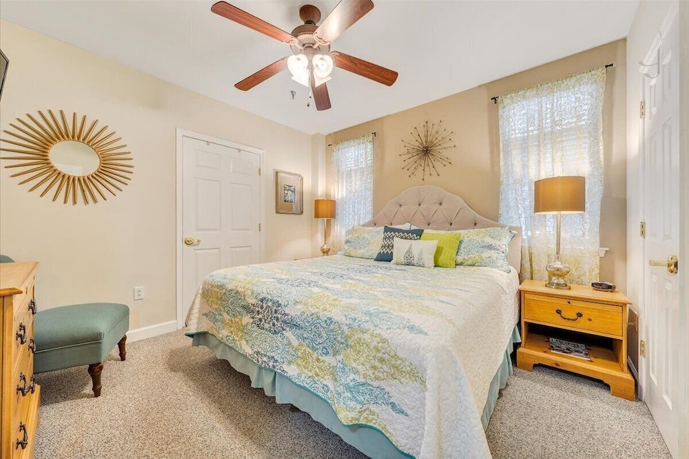 #211 Pointe - 2 Bedroom Lakefront Condo At Mariners Sml - Virginia