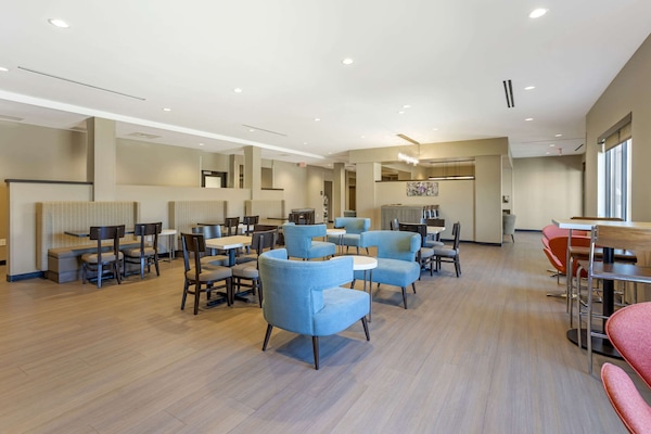 Pequeno-almoço tipo buffet diário incluído