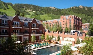 Apartamento em Condomínio Fechado (Aspen Mountain Residences, 2 Bedroom ) | Exterior