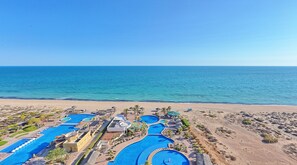 Na praia, praia de areia branca 