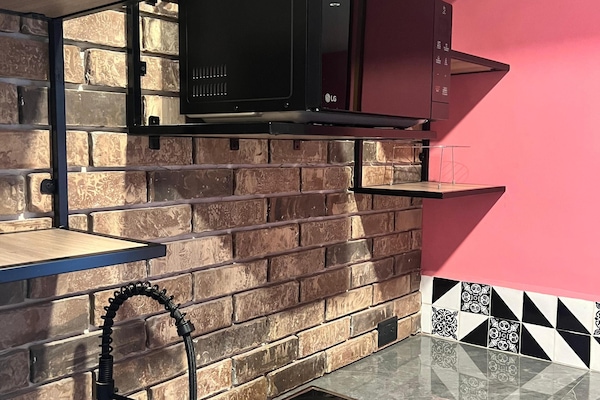 Quarto casal executivo, 2 camas Queen, cozinha americana | Frigobar, Wi-Fi de cortesia, roupa de cama