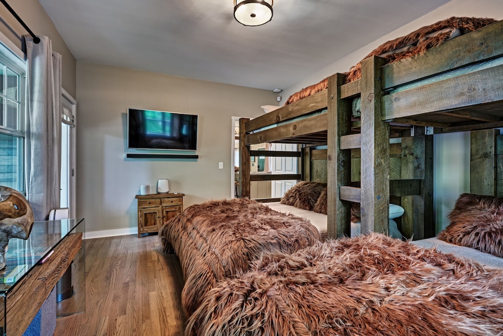 The Wildcat`s Lair - Modern & Updated Cabin Minutes To Downtown Highlands Nc - Highlands, NC