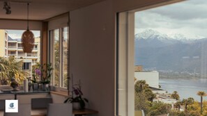 Casa, casa de banho anexa, vista para o lago (Locarno Monti) | Restaurantes