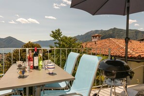 Casa, casa de banho anexa, vista para o lago (Locarno Monti) | Vista da varanda