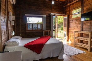 Bangalô romântico, acesso à piscina | Roupas de cama de algodão egípcio, roupas de cama premium