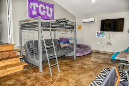 💜Close To Tcu 💜 Hot Tub & Gameroom! Sleeps 12 - Fort Worth, TX