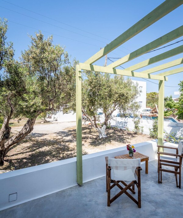 Pente Elies Milos - Milos