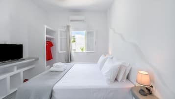 Quarto Duplo Económico | Wi-fi grátis, roupa de cama fornecida