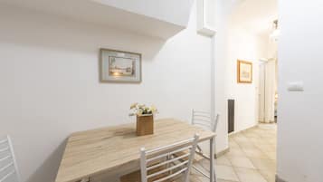 Apartamento conforto | Cozinha privada | Geladeira, micro-ondas, fogão, cooktop