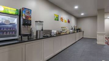 Café da manhã continental grátis todos os dias