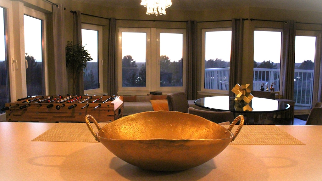 Stylish Oceanfront Escape 2 Master Suites King Bed - Long Beach, WA