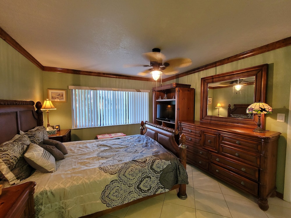Ov 821 Tennis Court View - Paradise Vacation Rental In Ocean Village - Blue Heron Beach, Fort Pierce