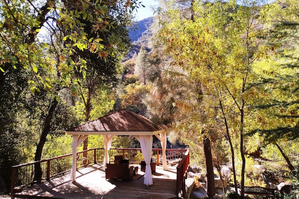 Área de tratamento exterior, aromaterapia, massagens de pedras quentes