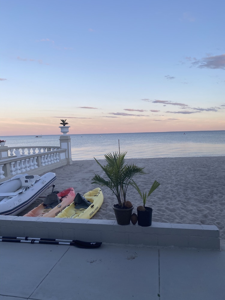 Longterm Beach House Rental Right Along The Sound In Woodmont, Ct. - Milford, CT