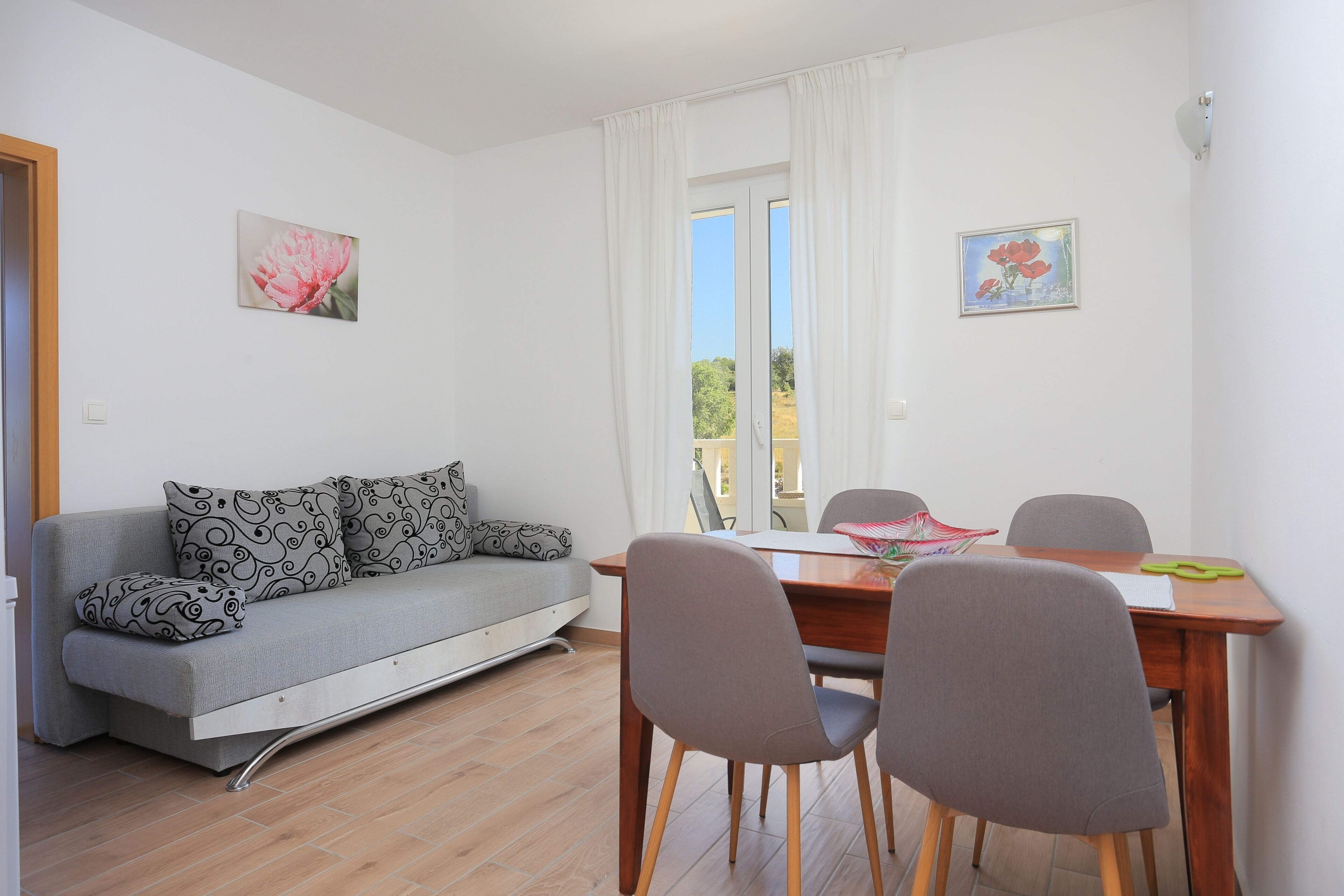 1-zimmer-ferienwohnung Mit Balkon Und Meerblick Rogoznica (A-19786-b) - Rogoznica