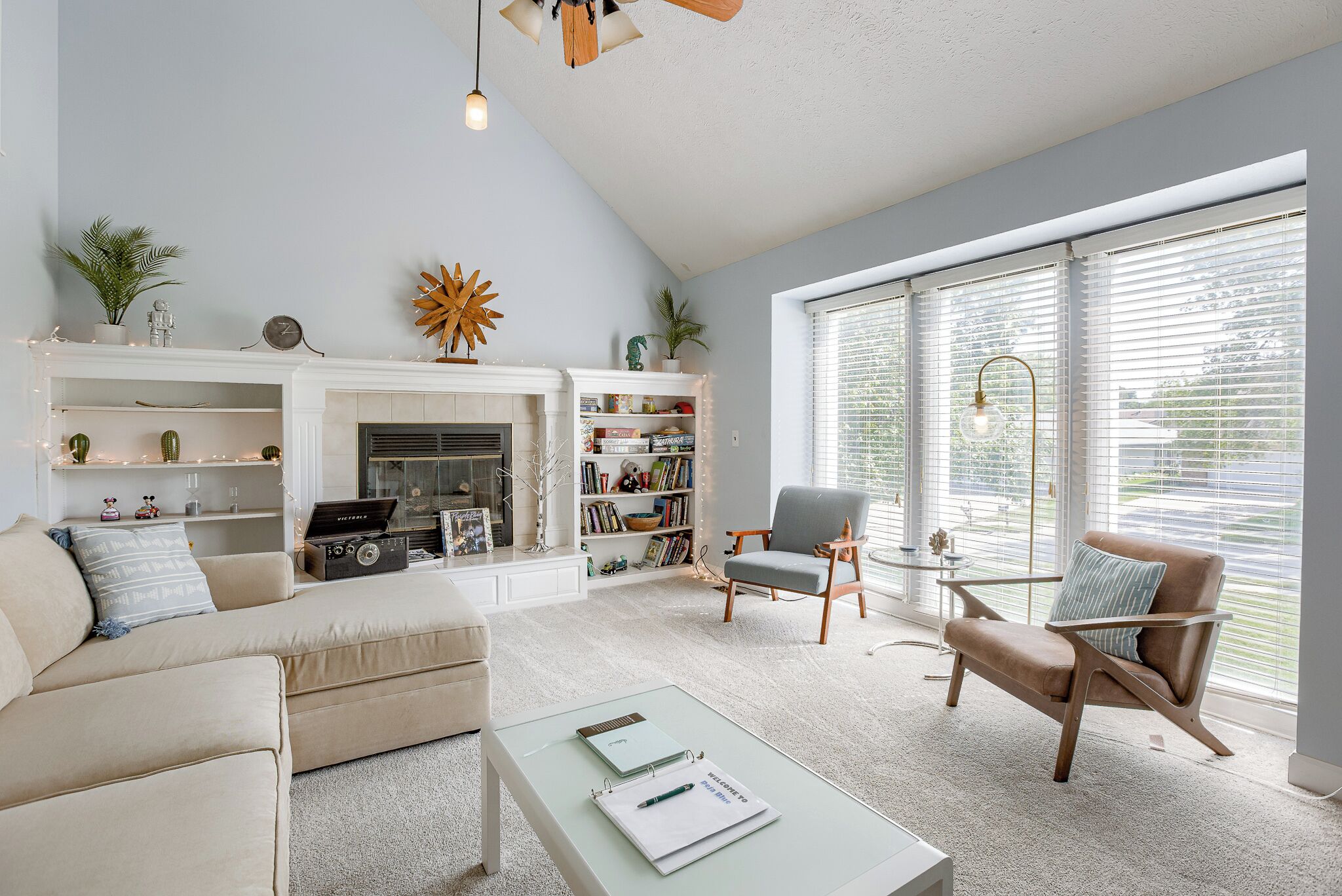 Deja Blue In Heart Of Omaha ~Hot Tub- 2 King Beds-park-4br-park - Omaha, NE