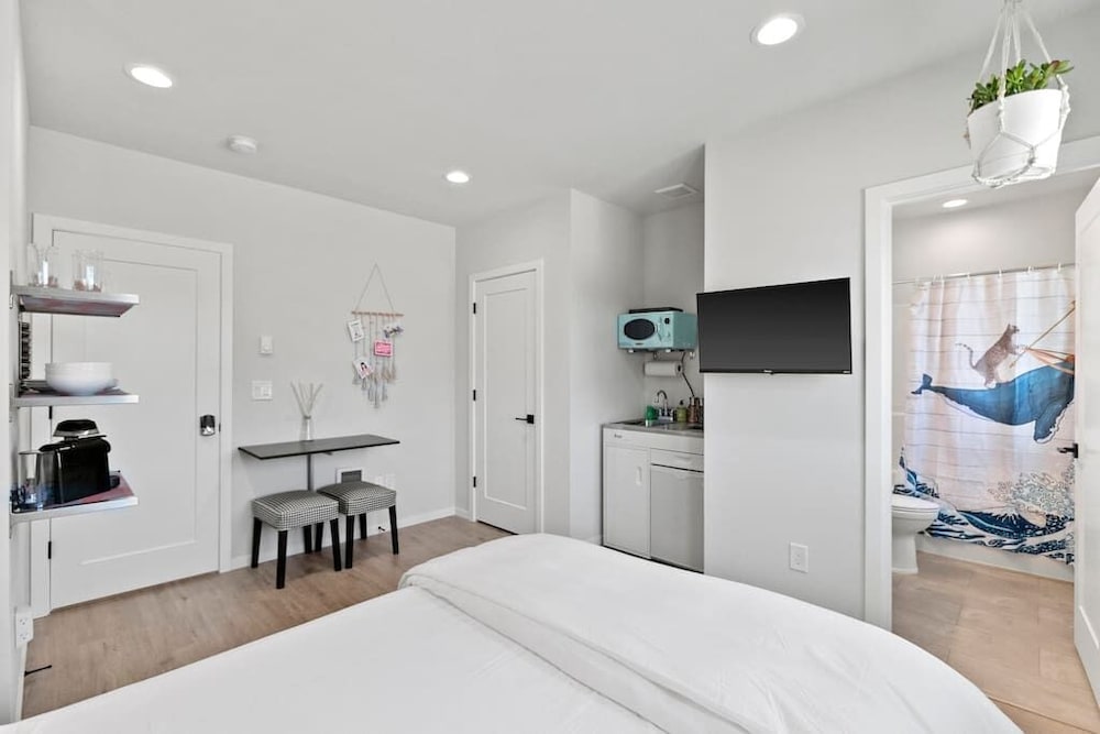 Pingu's Sweet Suite - Micro Studio - 91walkscore - Washington