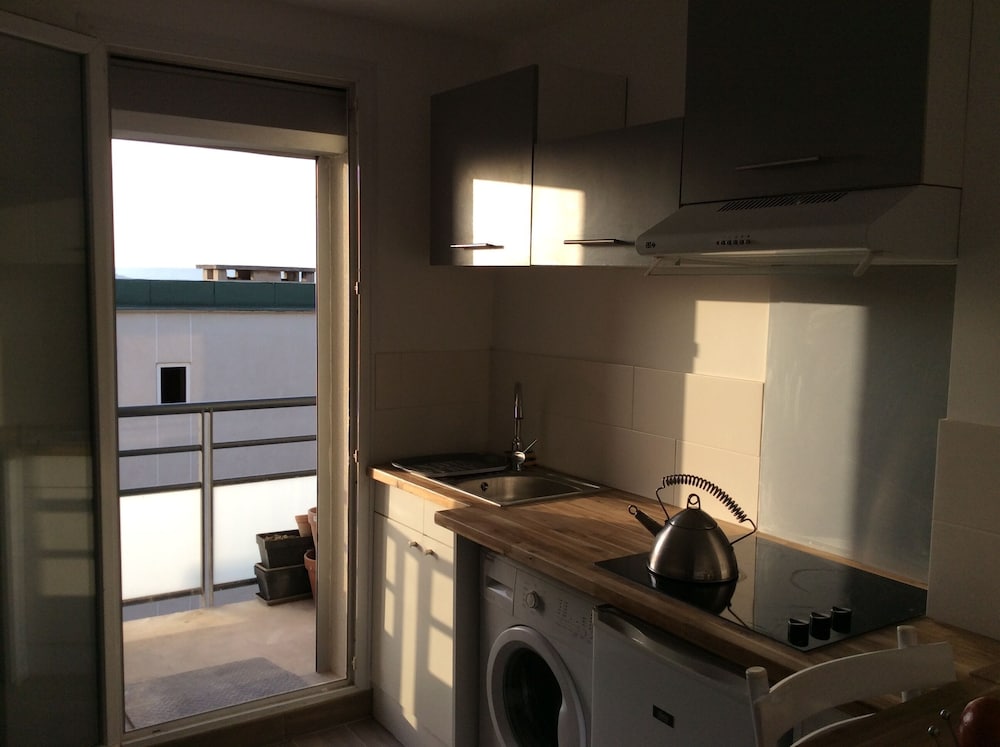13m2 Studio Apartment 300m From The Sea With Balcony - Marseille