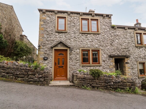 Top House - Settle