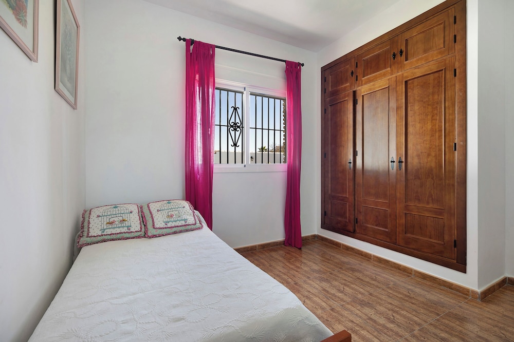 Pet-friendly Holiday Home Olivos 1b With Pool & Wi-fi - Chiclana de la Frontera