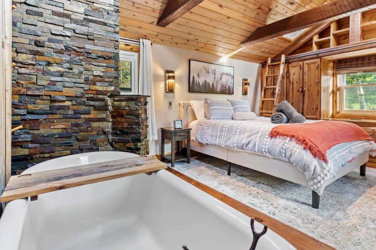 12 Best Pet-Friendly Mountain Cabins Near Pikes Peak, Colorado ...