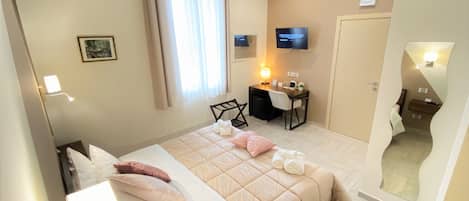 Quarto Deluxe, 1 cama king-size | Camas de colchão viscoelástico, minibar, secretária