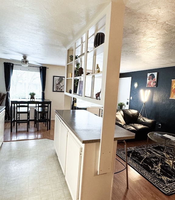 Ebony Escape- Gym, Sauna, Hot Tub, Seasonal Pool - Corvallis, OR