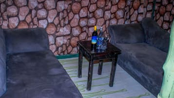 Cabana | 1 quarto, Wi-Fi de cortesia, roupa de cama