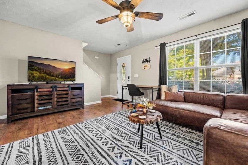 Peaceful Stay Awaits, Sleeps 6・hot Tub・arcade - Tennessee