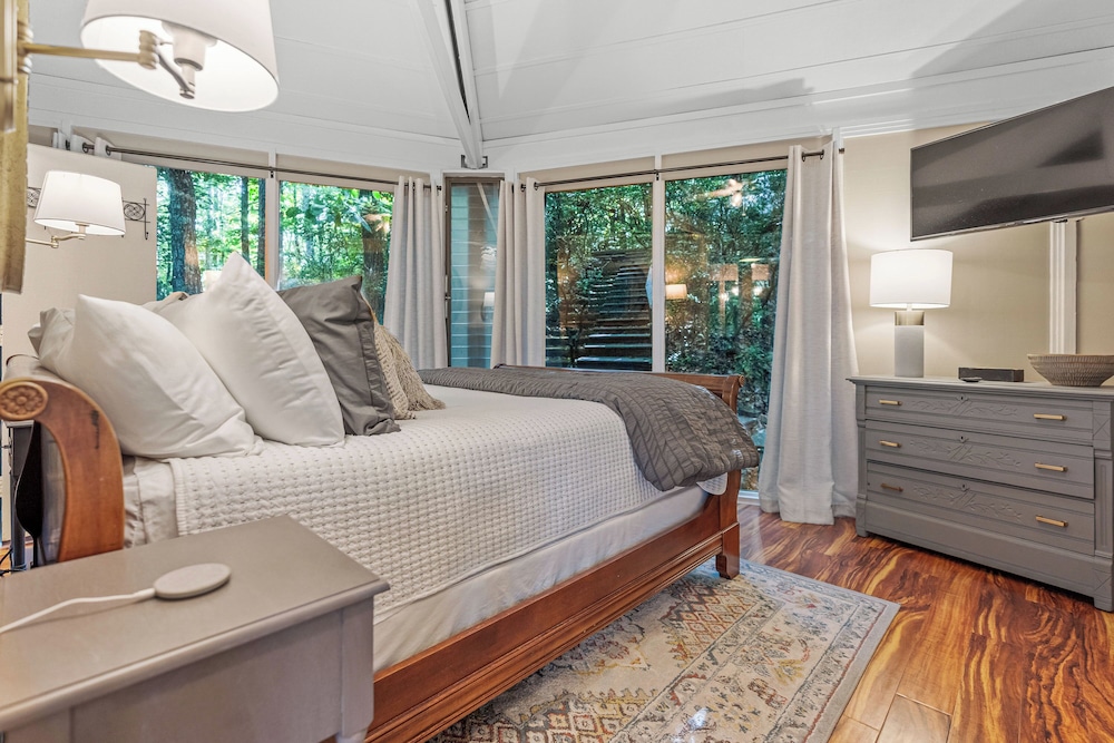 Treetop Getaway With Amazing Lake Views! - Amicalola Falls State Park, Dawsonville