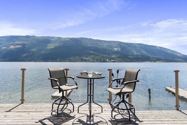 Stunning Lakefront Cabin With Private Beach & Dock On Shuswap Lake! - Kanada