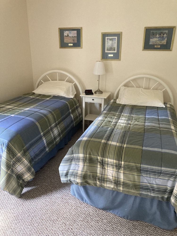 Family Condo In The Center For All Season Fun. - Lake Winnipesaukee, NH