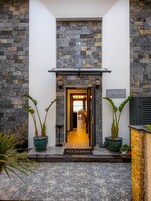 Fachada da propriedade