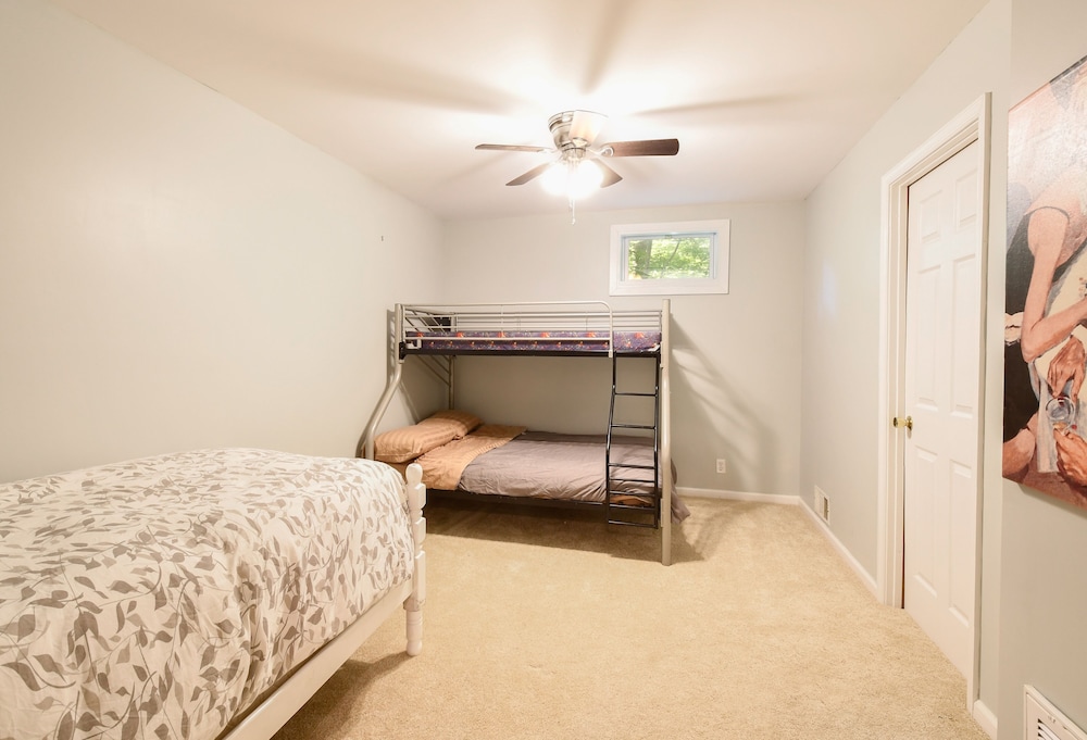 Lakefront Sunset Lagoon W/dock New Listing - アンナ湖, VA