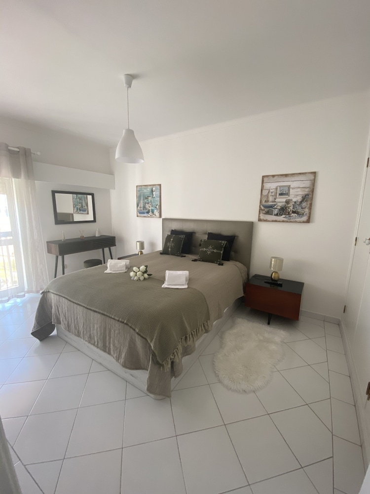 House Paradise Beach Front Apartment With Balcony And Sea Views.., - Ferragudo
