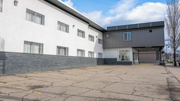 Uptowner Hotel - Creston