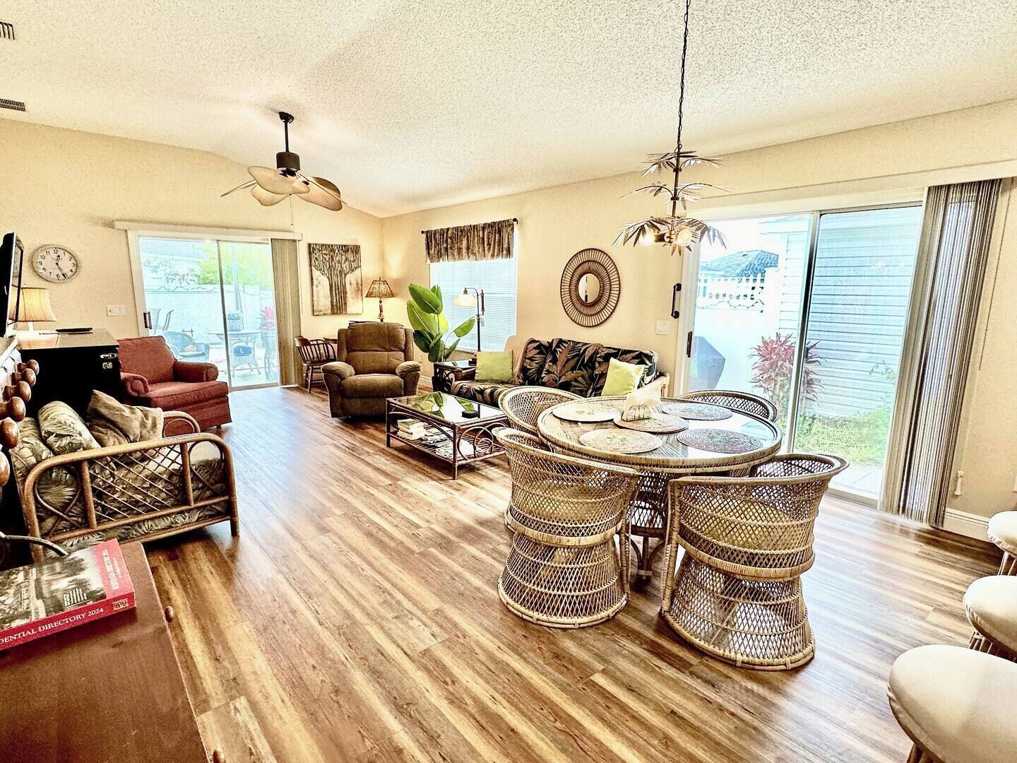 Sun Splashed - 3/2 W/ 2x Golf Carts In The Village Of Amelia - Leesburg, FL