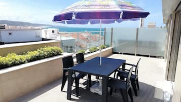 Apartamento Deluxe, 1 quarto | 3 quartos, cofre no quarto, ferro/tábua de engomar, Wi-fi grátis