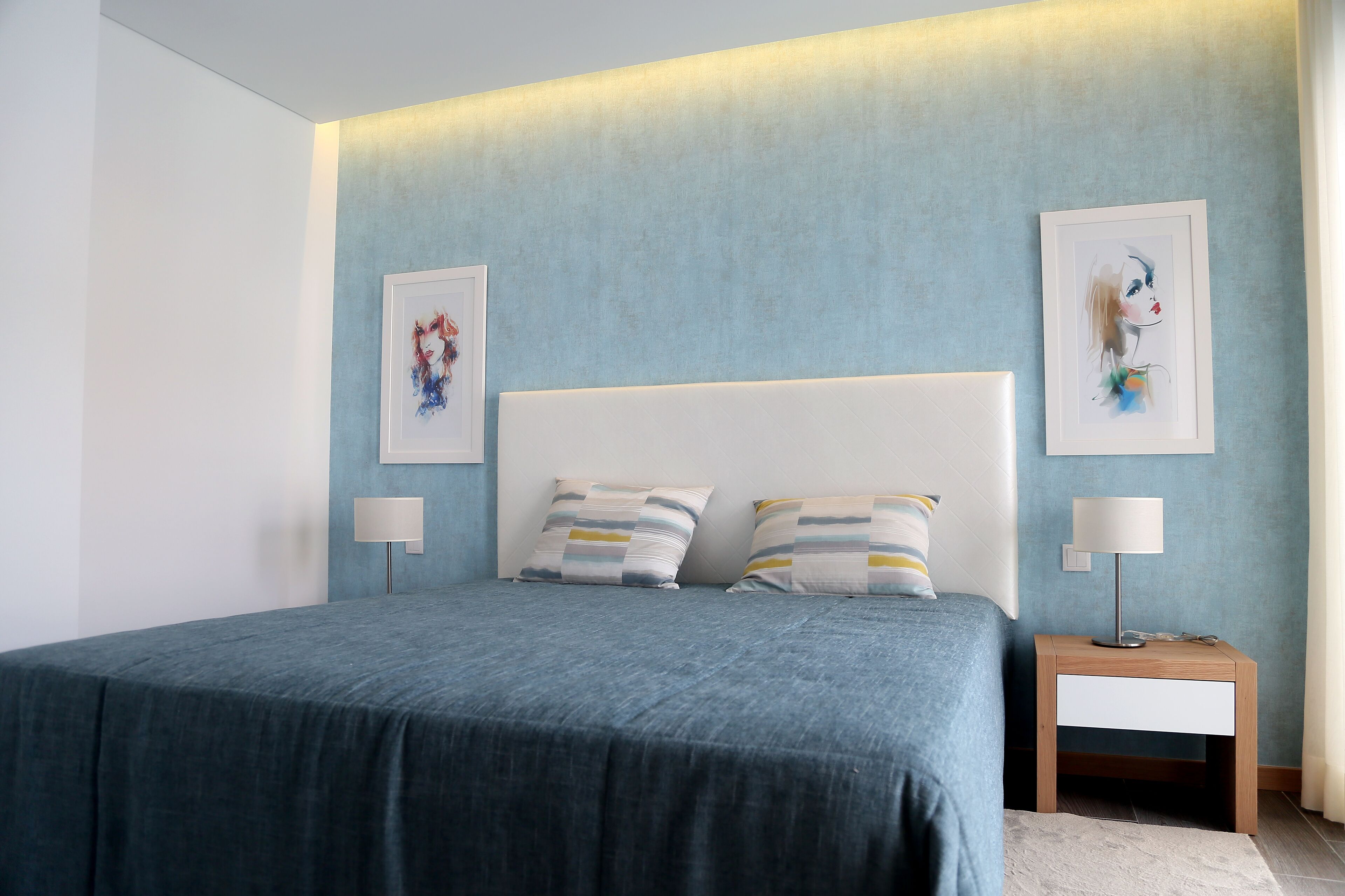 Cofres nos quartos, ferros/tábuas de passar roupa, Wi-Fi de cortesia